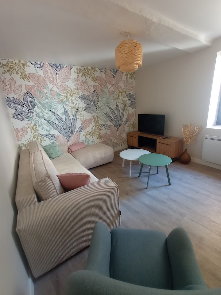 Maison De Ville Avec Cour Privée, 2/4pers. - Valréas