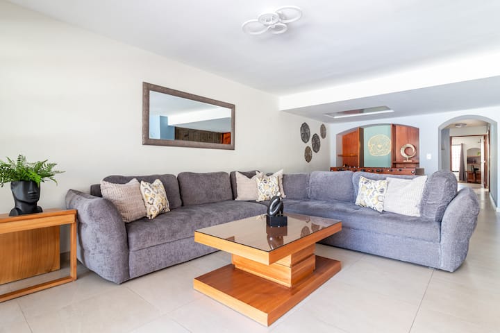 Elba-6 Bedroom House W/ Private Pool - Zapopan