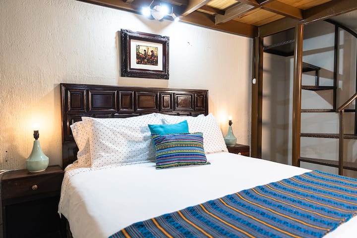 5. Queen Loft, Private Bathroom | Min To Landmarks - Guatemala