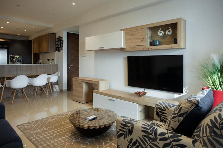 Contemporary Spacious 1-bedroom Apartment - Ghana
