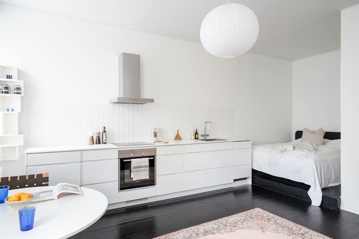 Rosa's Studio (Queen Size Bed, 35 Sqm) - Helsinki