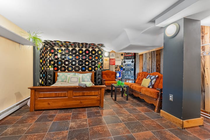 Studio Salon Privé. Jardin. Parking. 7min Du Métro - Montreal