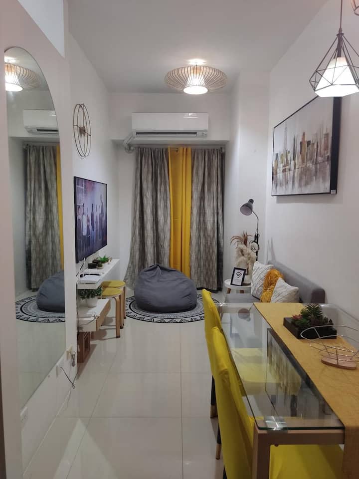 Fame Residences Condo - Pool,netflix,youtube,wifi - Marikina