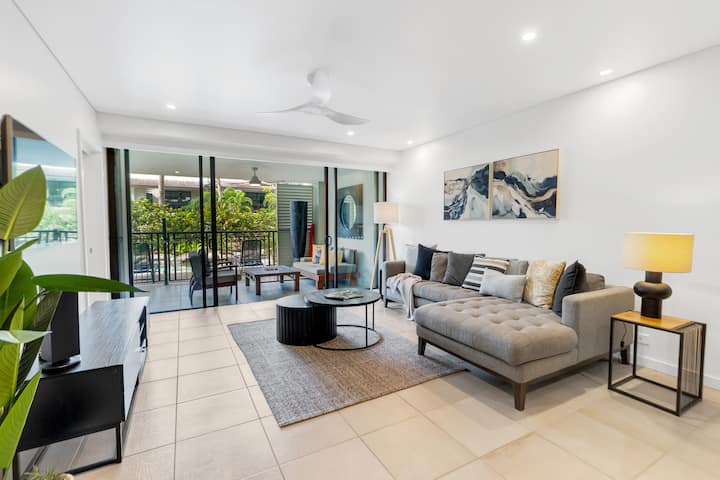 Resort-style Swim Out: A True Tropical Oasis - Port Douglas