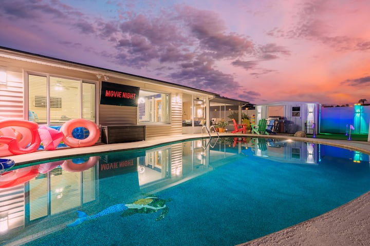 5 Min To Beach: Free Heated Salt Pool - Hot Tub - Treasure Island, FL