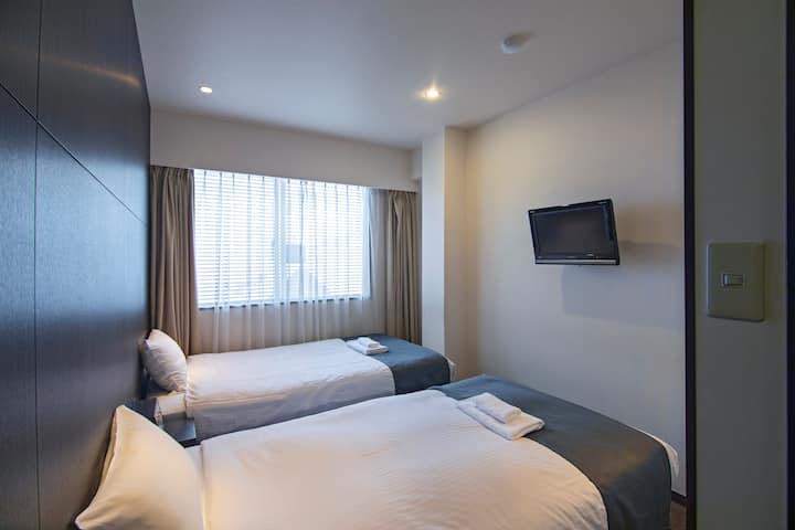 Wonz Hotel Twin Room Self-check-in - Osaka