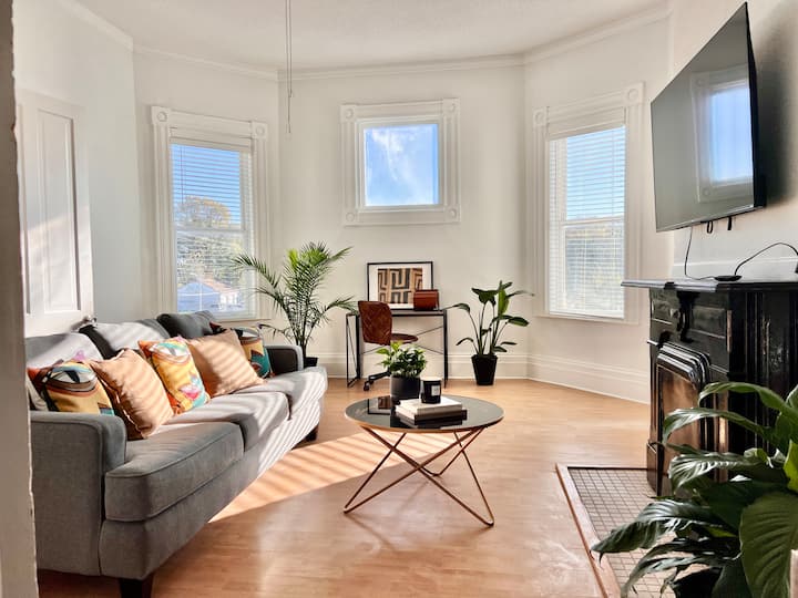 Spacious Dt Retreat By Beale & Fedex Forum+parking - Memphis, TN