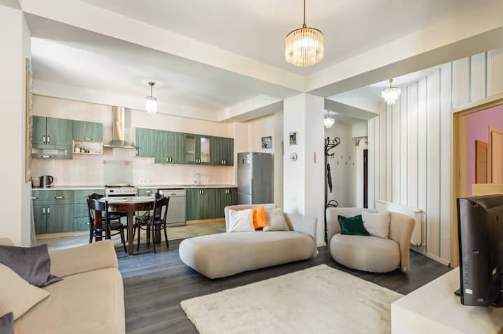 Brand New 2 Bedroom Flat/balconies/views - Tbilisi