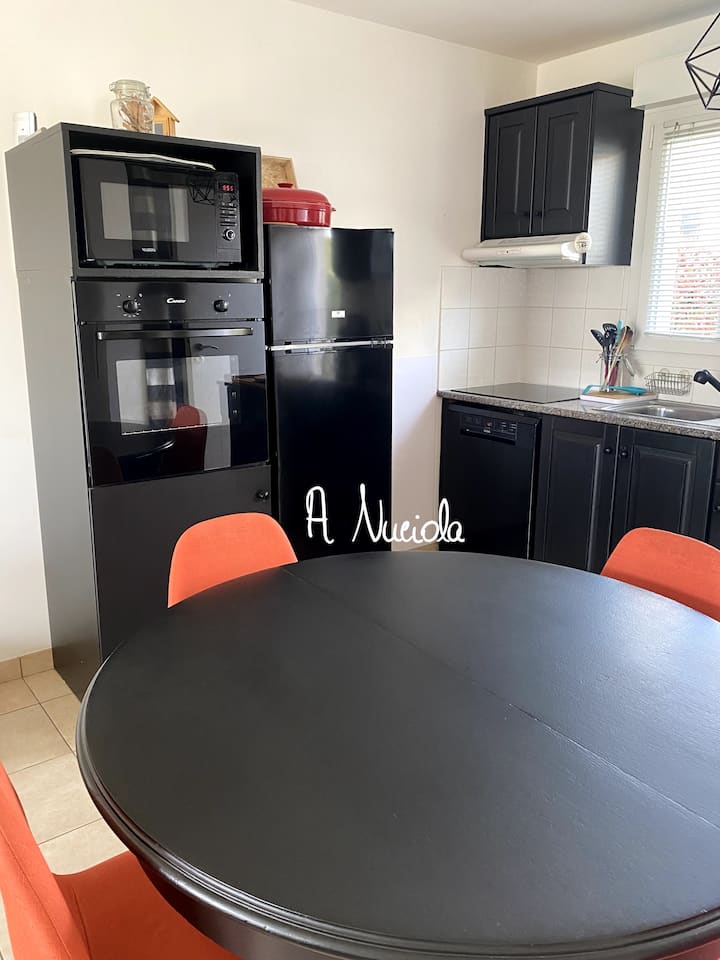 T2 Dans Résidence En Bord De Mer Avec Piscine - Korsika