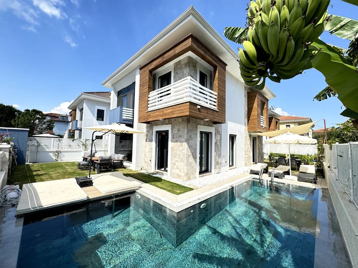 Villa Golden Lux 4 Yatak Odalı ÖZel Havuzlu - Turkey