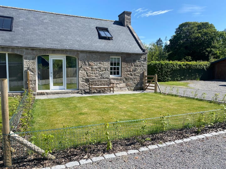 Cairn Leuchan - Balmoral Castle