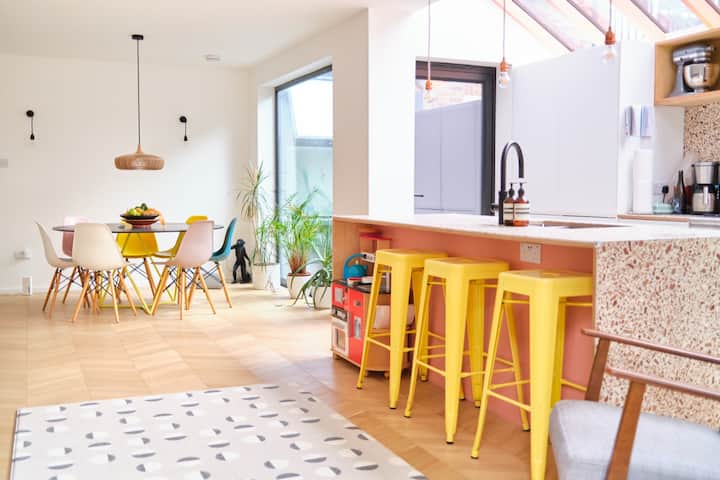 Family Friendly Large 4 Bed Walthamstow Village - London, UK