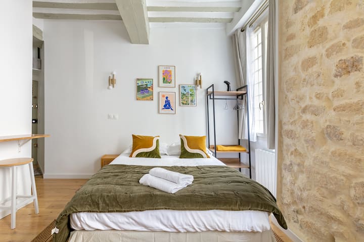 Best Offer 2026- Place Des Vosges & Marais - Paris