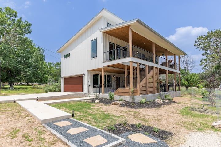 New "Ramsay's Happy Place" W/ River Access W/tubes - Wimberley, TX
