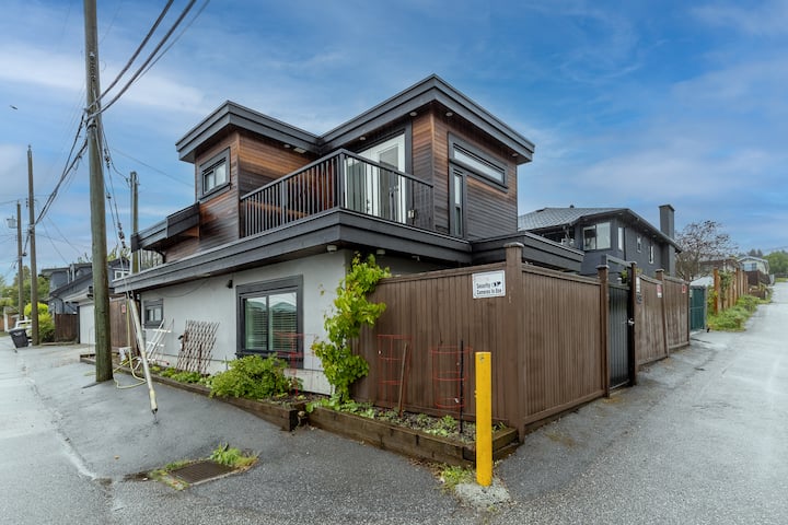 3br/2 Baths House With Patio, 10 Min Yvr/20min Dt - Vancouver