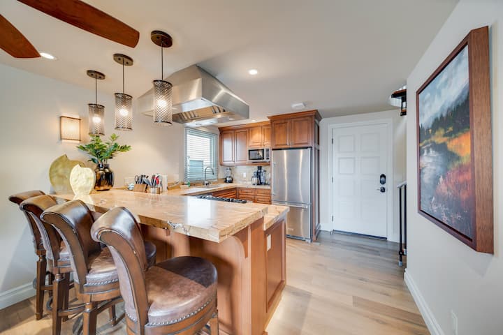 Bayside Bliss (Unit B) Near Balboa Ferry & Beach - Newport Beach, CA