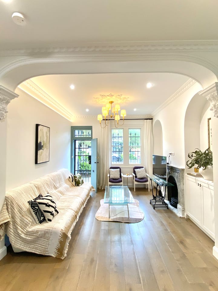 Newly Refurbished Redfern Terrace - Sydney