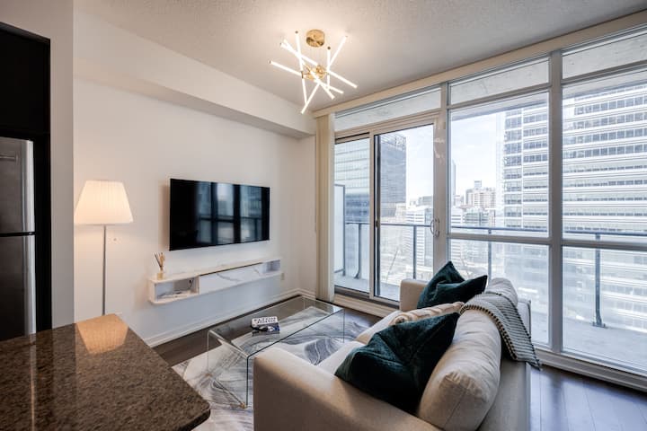 Stylish 2br Suite, Steps To Union Station/cn Tower - Toronto