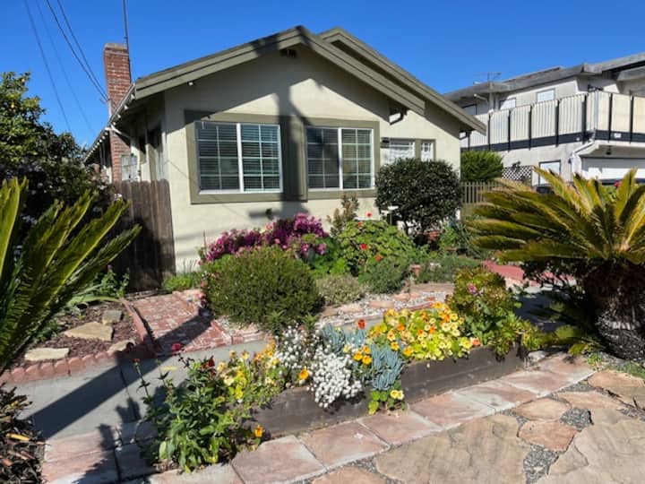 Art Deco Urban Oasis And Garden Retreat - Berkeley, CA