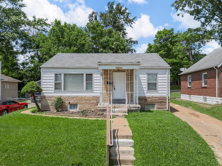 Julian House - St. Louis, MO
