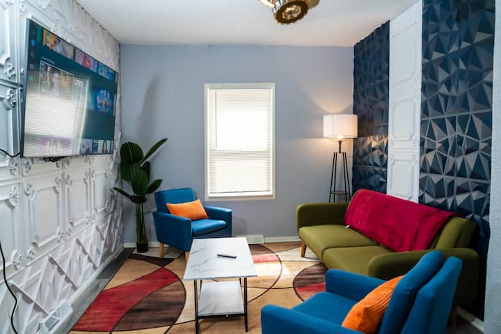Two Homes, 5 Min To Falls, Sleeps 20, 4 Min Apart - Niagara Falls, NY