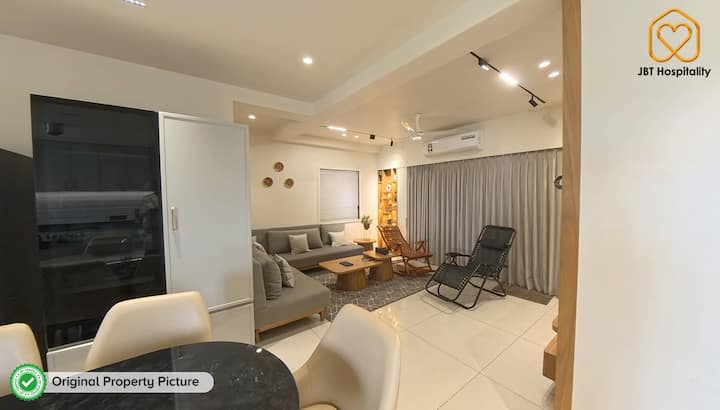 For Nri By Nri Penthouse-terrace,pizza Oven, Views - Vadodara