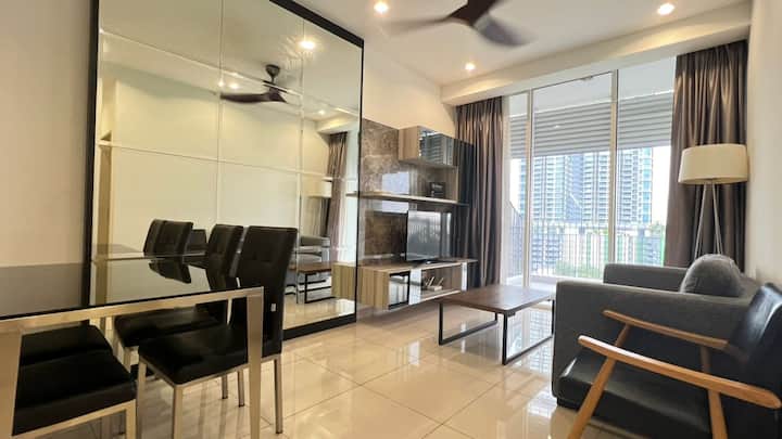 Encorp Marina ,Bathtub 2br/6 Pax - Jurong East