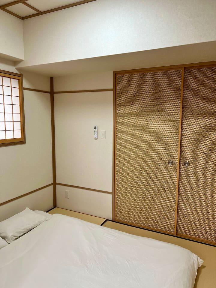 大阪心斋桥顶层现代日式二人公寓带阳台（可供晾衣）,寒假期間及2026年櫻花季預定已開啟優惠 - Osaka