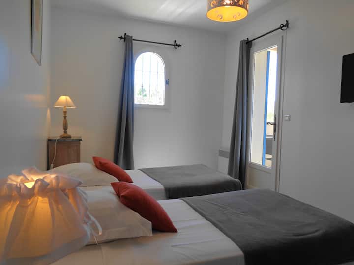 Suite Familiale Climatisée Terrasse 2/4 Personnes - Bonnieux