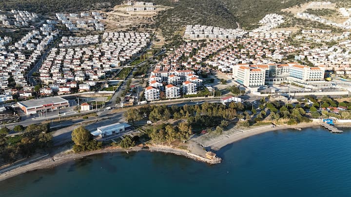 White Bay Blocks Hijg Seafront First Floor Apart - Altınkum