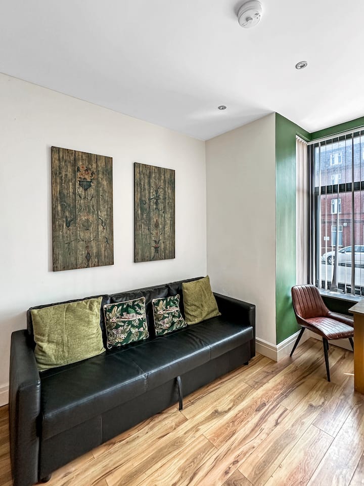 Bk002 Granadaapartmentsberkeley Groundfloor Middle - Blackpool