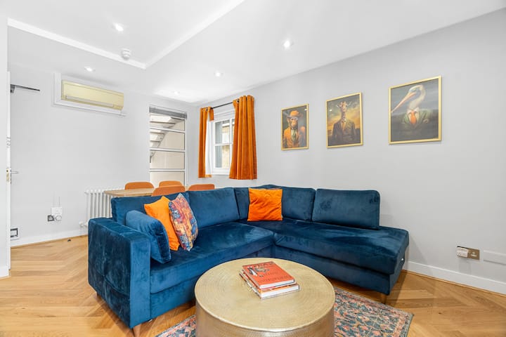 Charming Flat In Mayfair - London, UK