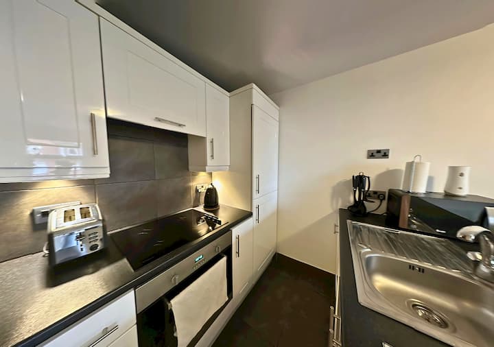Bk202 Granada Apartments Berkeley 2nd Floor Middle - Blackpool