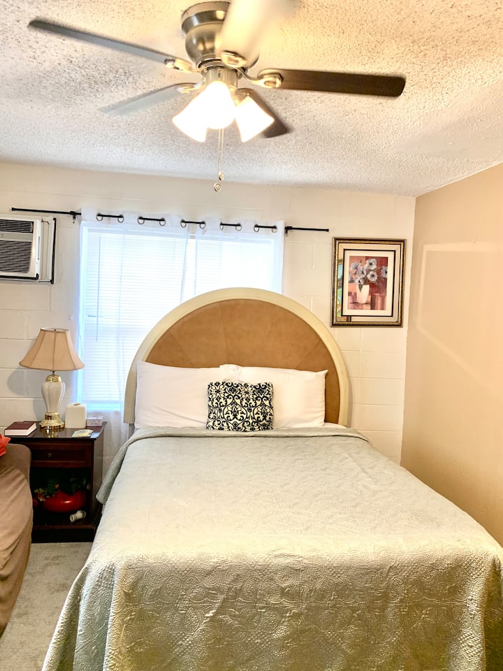 Lovely In-law Suite W/ Own Entrance (B) - Altamonte Springs, FL