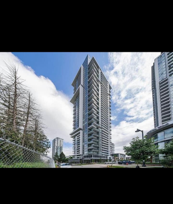 Brand New Luxurious Apartment 2 Beds 2 Baths! - Surrey, BC