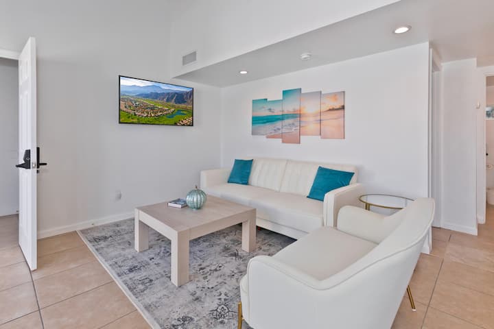 Coastal 2br/2ba Desert Oasis Near El Paseo W/ Pool - Palm Desert, CA