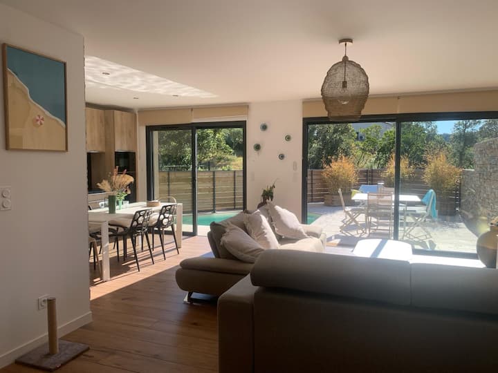 Villa Moderne Avec 4 Chambres - Sainte-Lucie de Porto-Vecchio