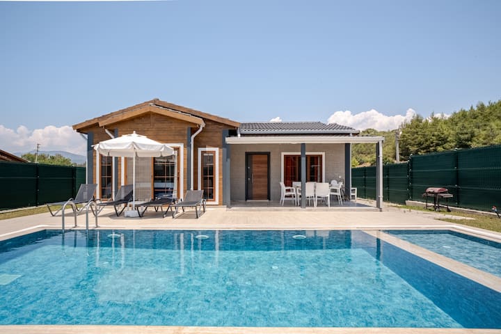 Geniş Bahçeli Modern Villa - Aileler Için İDeal! - Fethiye