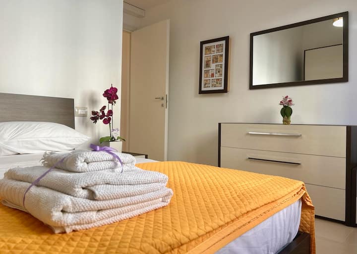 Cozy And Bright House In The City Center - Cagliari