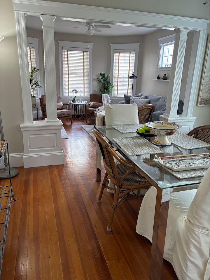 3 Bdrms 4 Beds 1 Bath
Close To Historic Downtown - Salem, MA