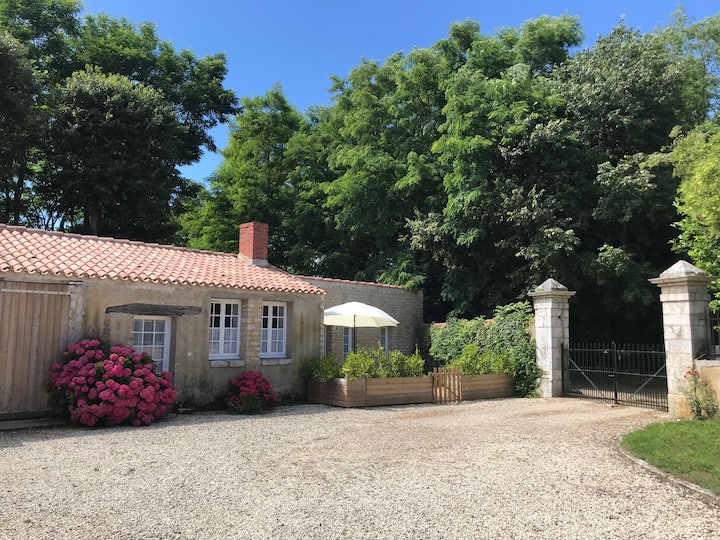 Dépendance Dans Une Ancienne Demeure D'exception - Jard-sur-Mer