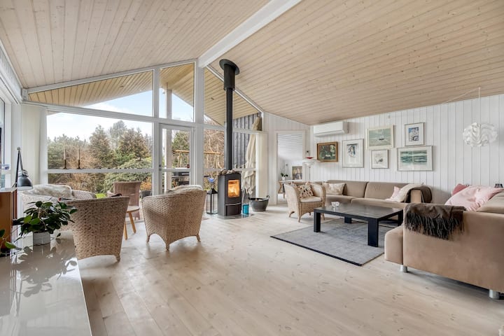 Cozy Summerhouse 4 Bdr + 2 Bath 500m From The Sea! - Denemarken