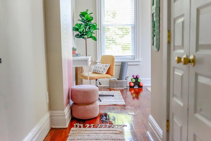 Downtown Rva Apt. W/private Parking - Richmond, VA