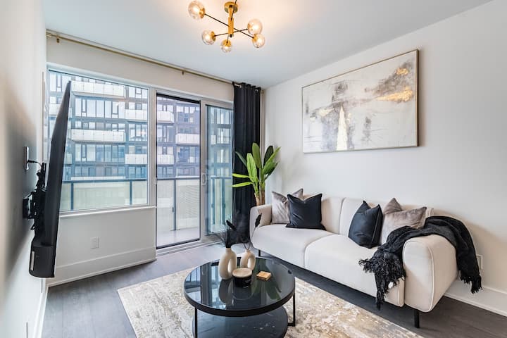 Stylish Penthouse By Cn Tower - Toronto