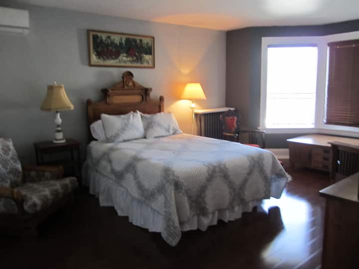 Antique Retreat Private Apt Midtown Midland - Midland