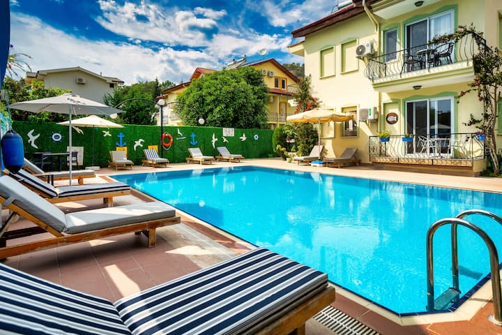 Delightful Hotel In Gocek Double Room Pool&garden - Göcek