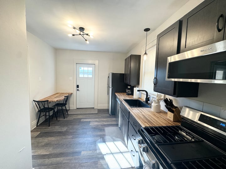 $1,800/mo After Discount! Updated! 2 Queen 2 Bath - Buffalo, NY