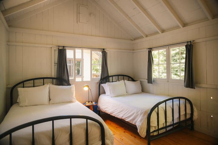 Historic Bungalow Double Double - Johnson's Beach - Cazadero, CA
