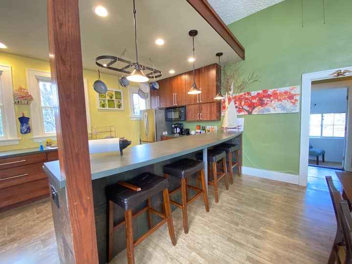 Schoolhouse Inn-beulah, Sleeps 6 - Honor, MI
