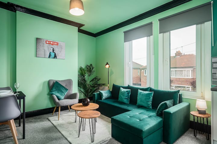 Social Media Adventure - 3 Bed 10% Off Long Stays - Doncaster